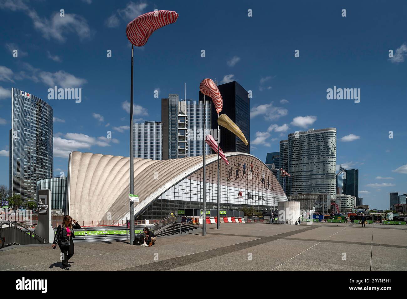 Las Defence, the New High Quarter, the largest office district in ...