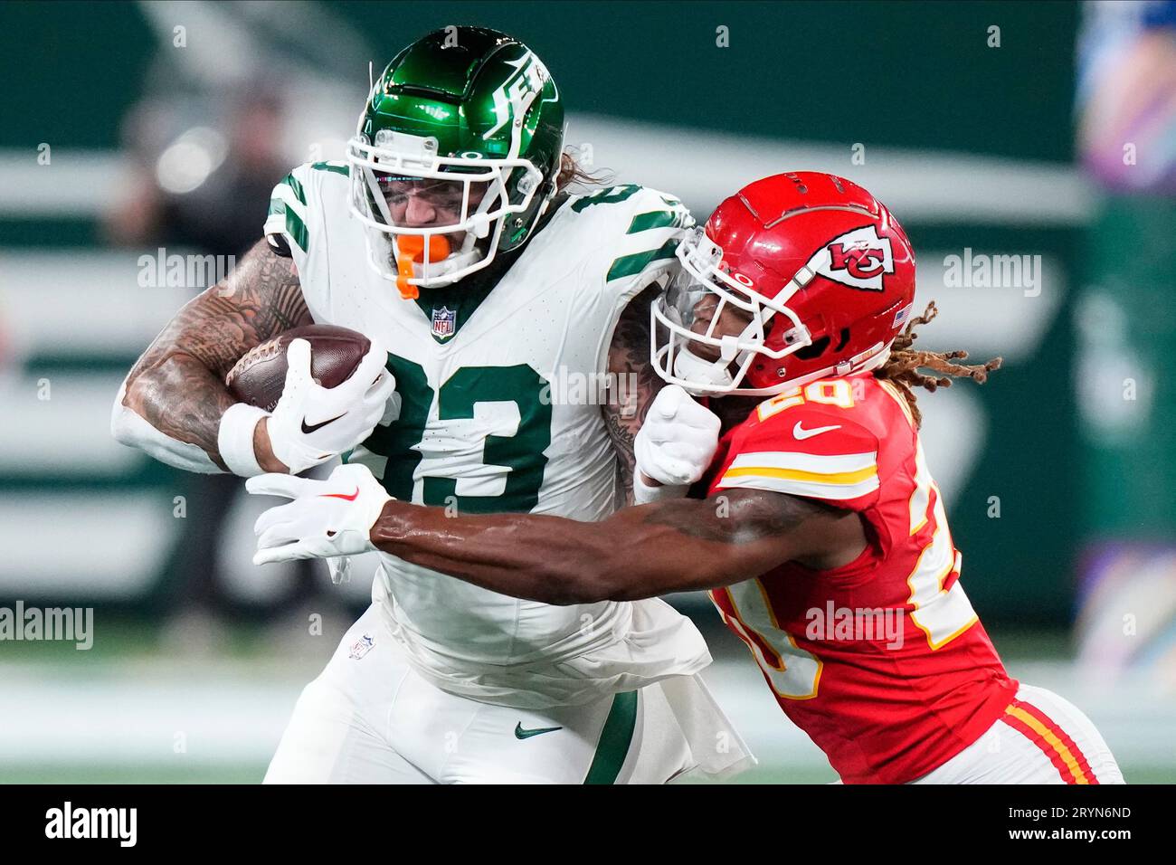 New York Jets tight end Tyler Conklin (83) carries the ball against ...