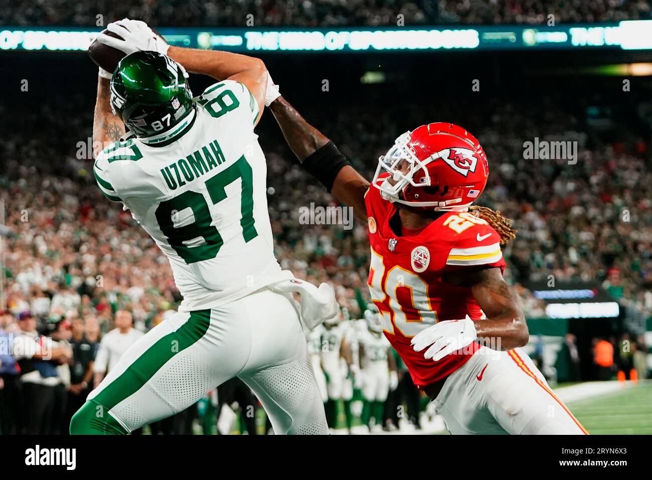 New York Jets tight end C.J. Uzomah (87) makes a touchdown catch ...