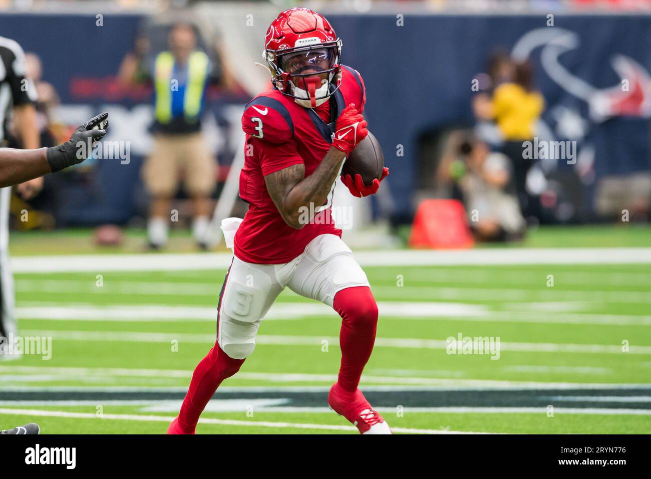 USA. 01st Oct, 2023. October 1, 2023: Houston Texans wide receiver Tank ...