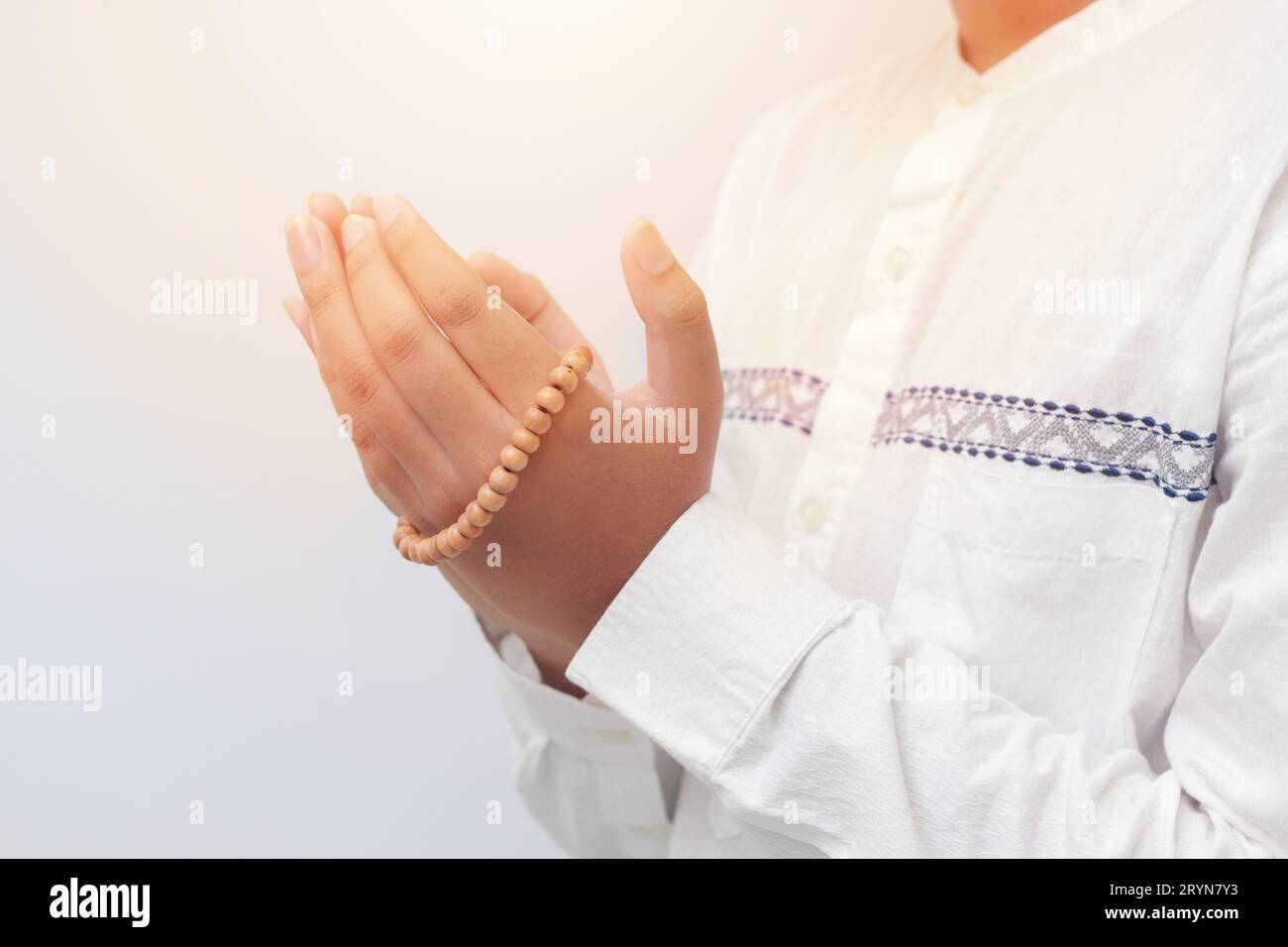 Islamic praying hands hi-res stock photography and images - Alamy