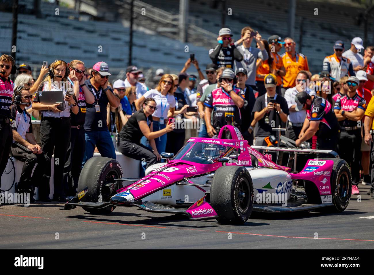 Pit stop crew control hi-res stock photography and images - Alamy
