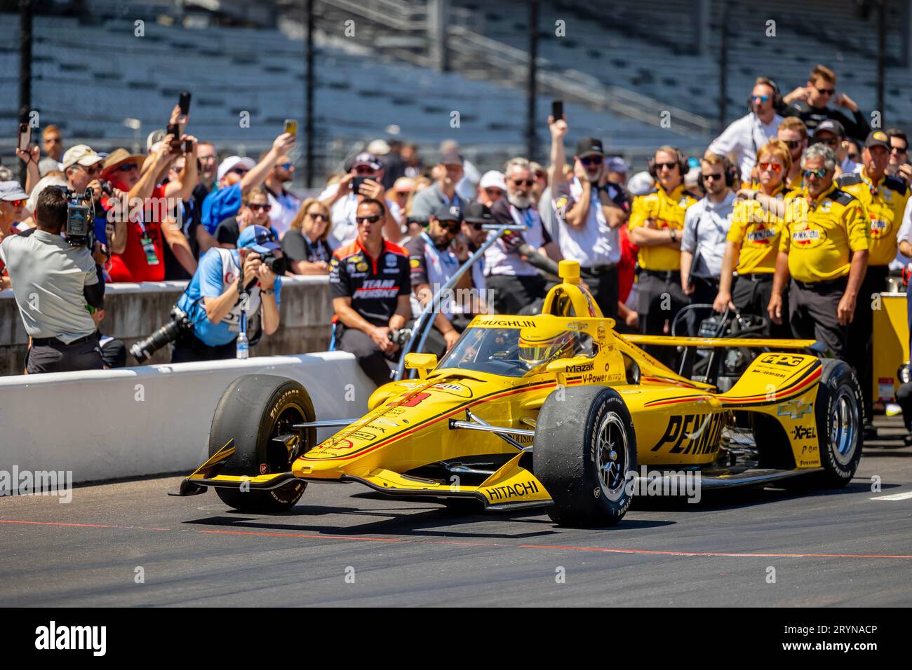 Pit stop preparation hi-res stock photography and images - Alamy