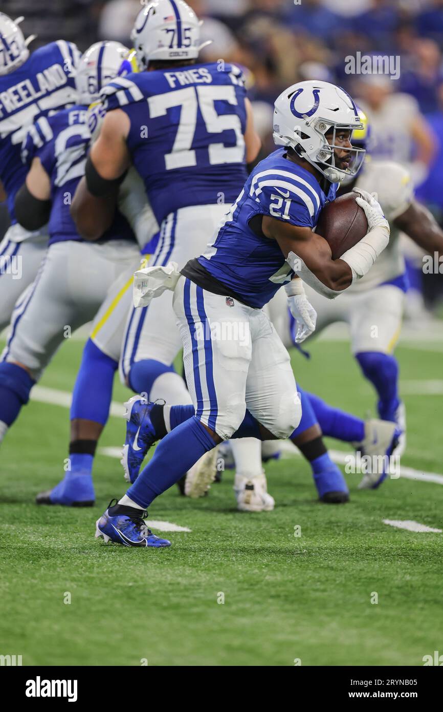 Indianapolis, IN USA; Indianapolis Colts running back Zack Moss (21 ... Indianapolis, IN USA; Indianapolis Colts running back Zack Moss (21 ...