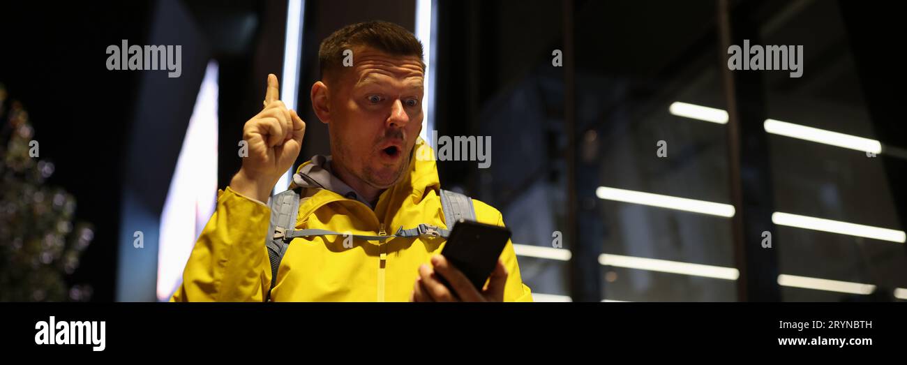 Mobile communication happy man hi-res stock photography and images - Alamy