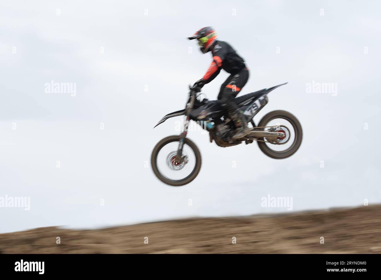 Motorbike jumping hi-res stock photography and images - Alamy