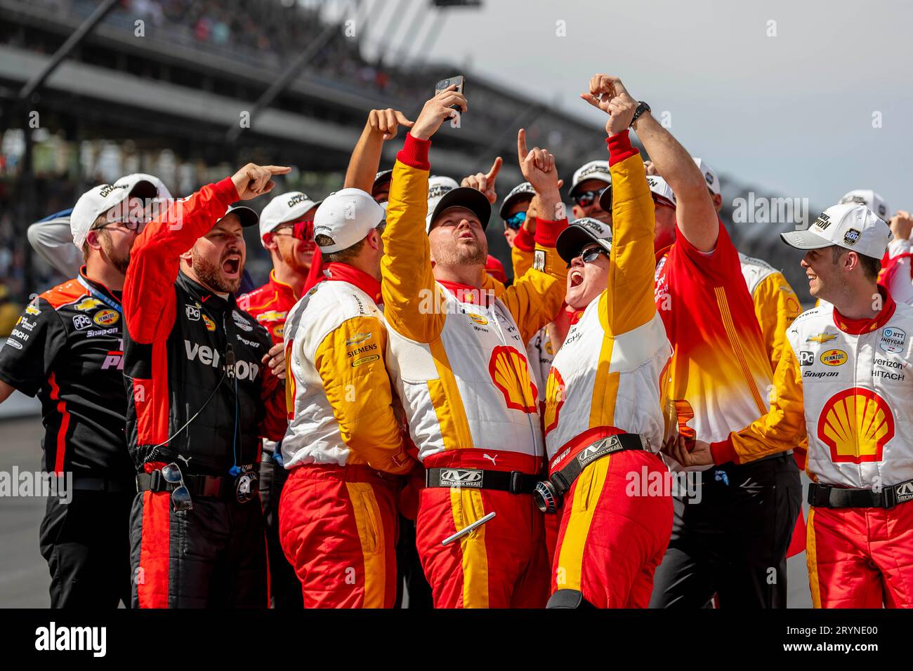 Indianapolis 500 finish hi-res stock photography and images - Alamy