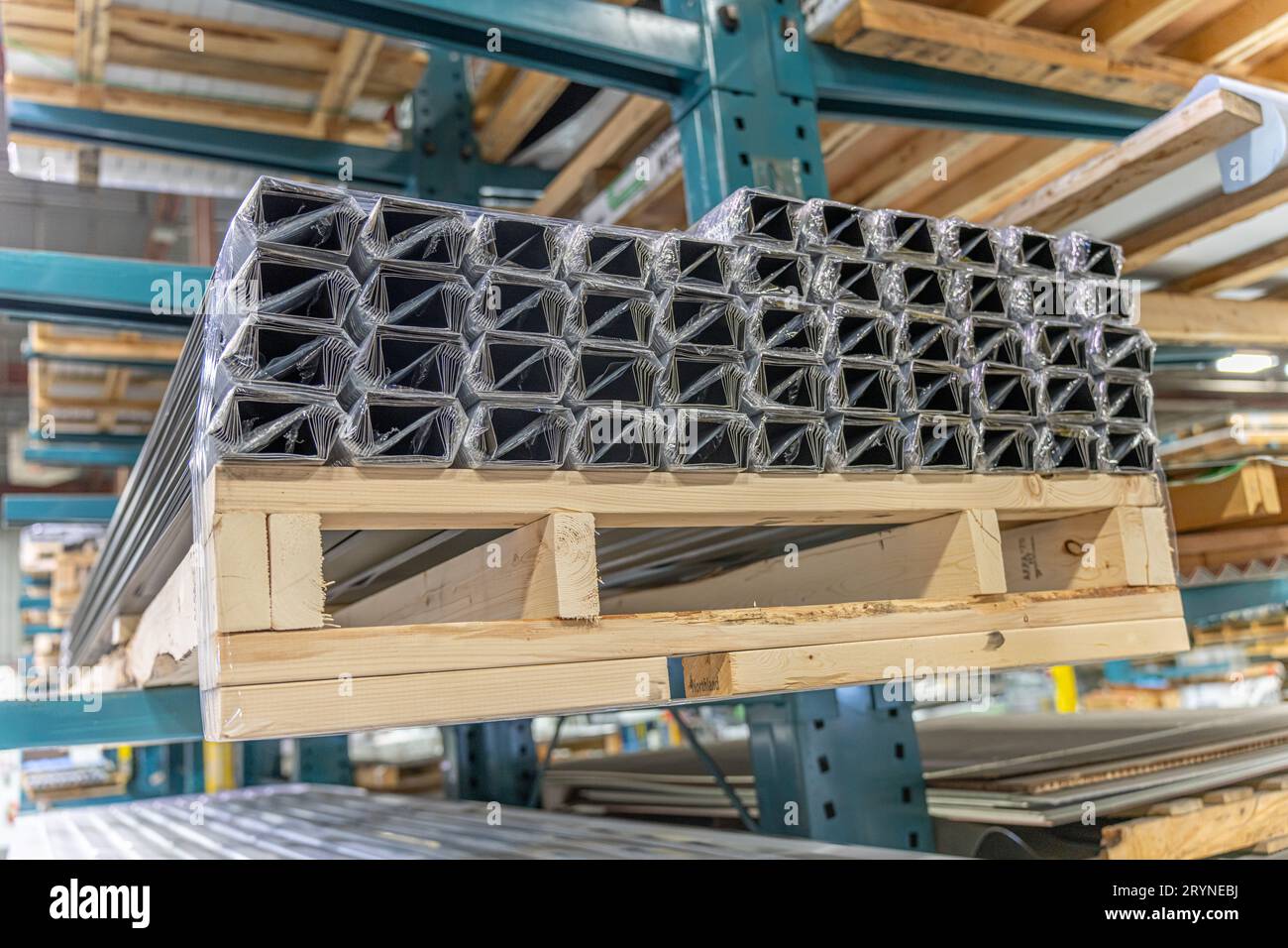 Flashing weatherproofing hi-res stock photography and images - Alamy