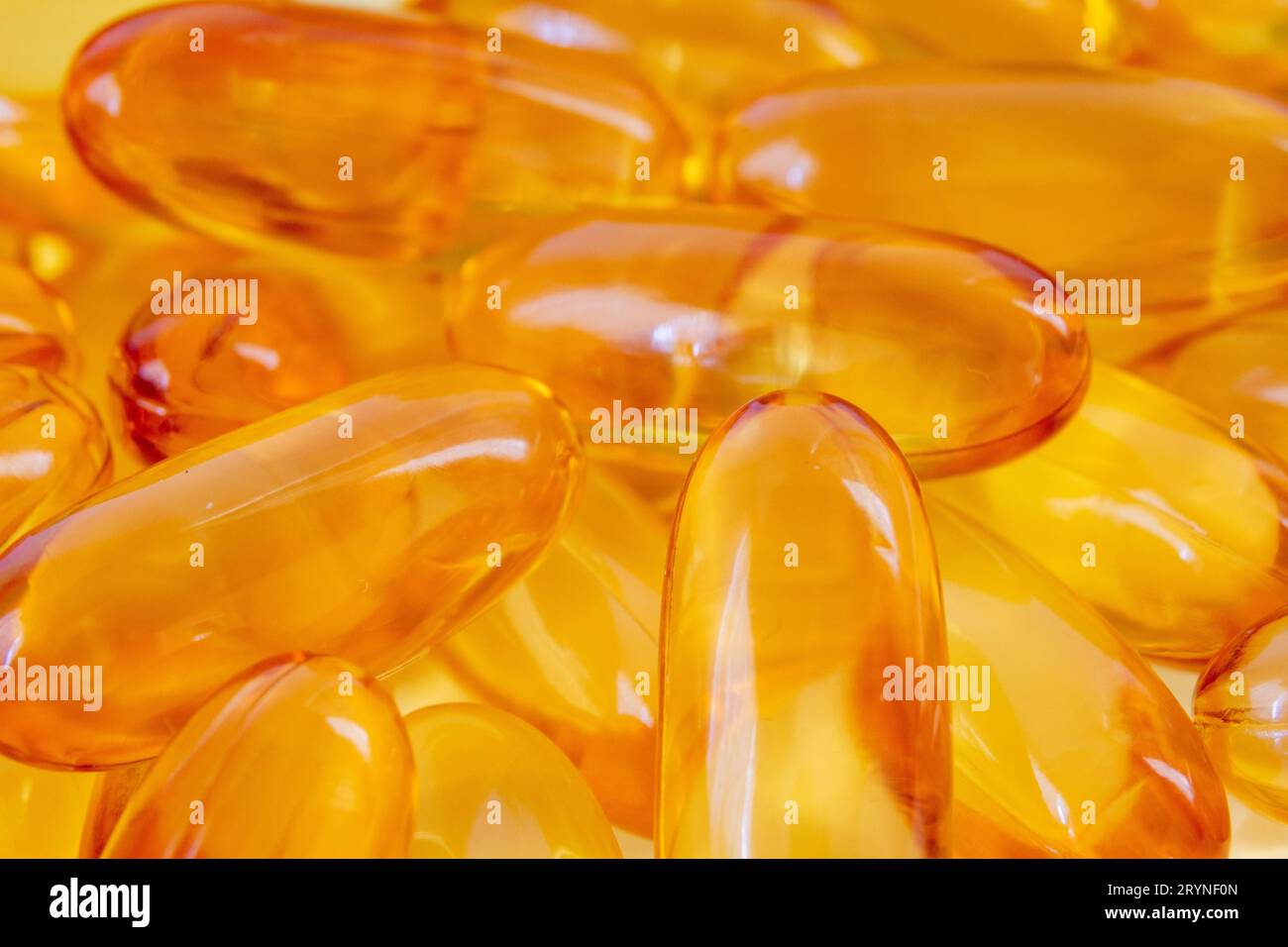 Oil capsules hi-res stock photography and images - Alamy