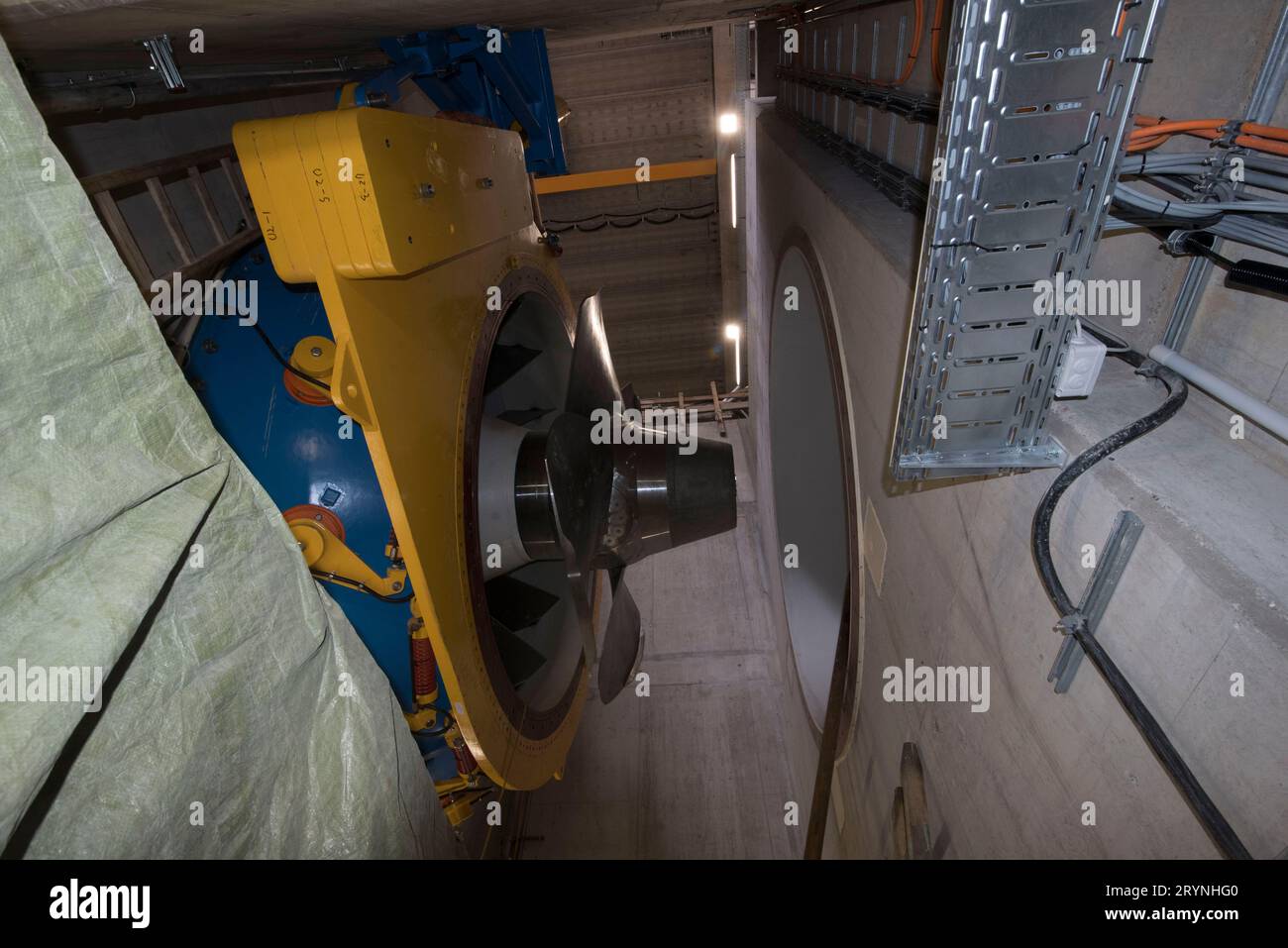 Turbine a rotary mechanical device Stock Photo - Alamy