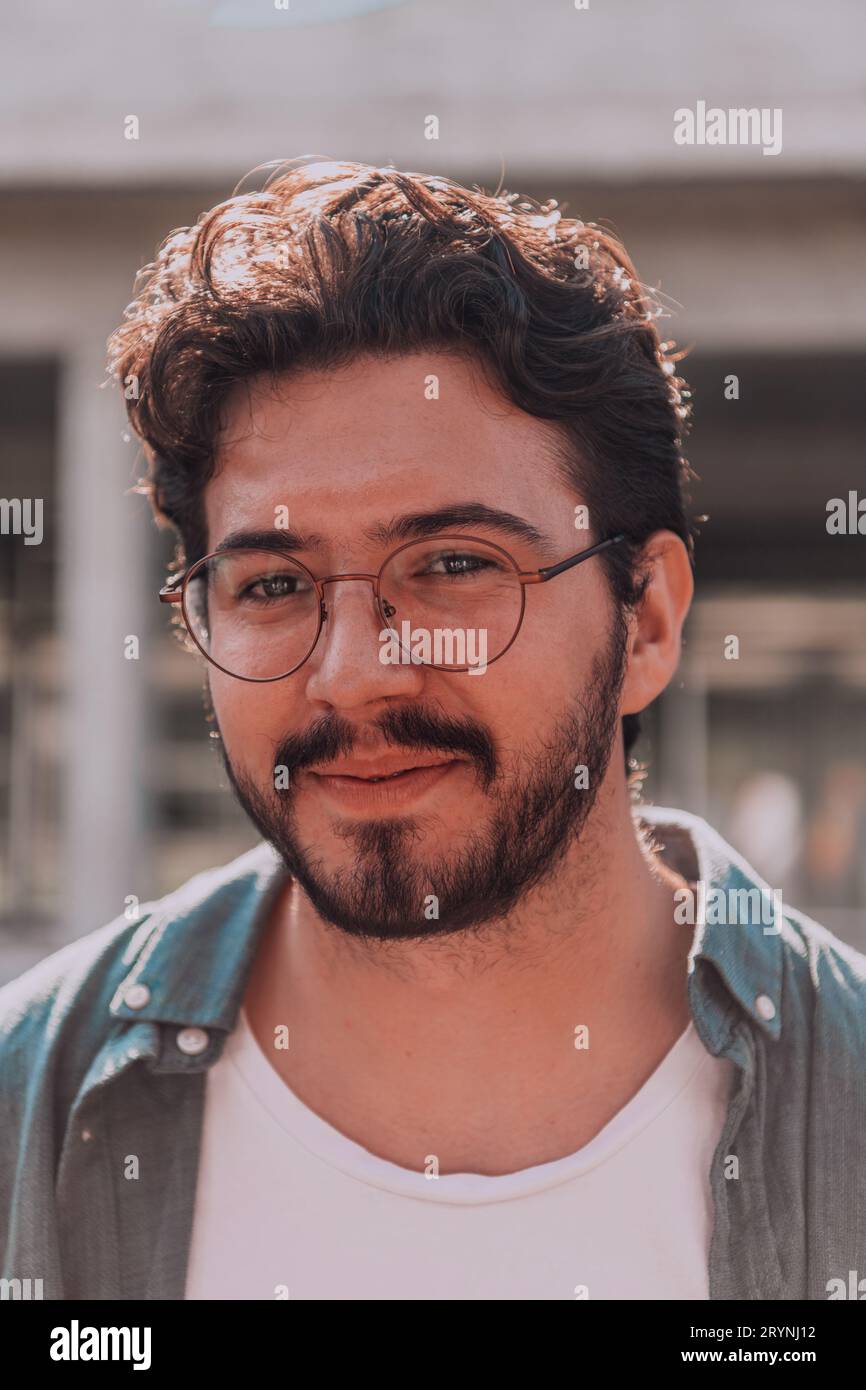 Elegant demeanor hi-res stock photography and images - Alamy