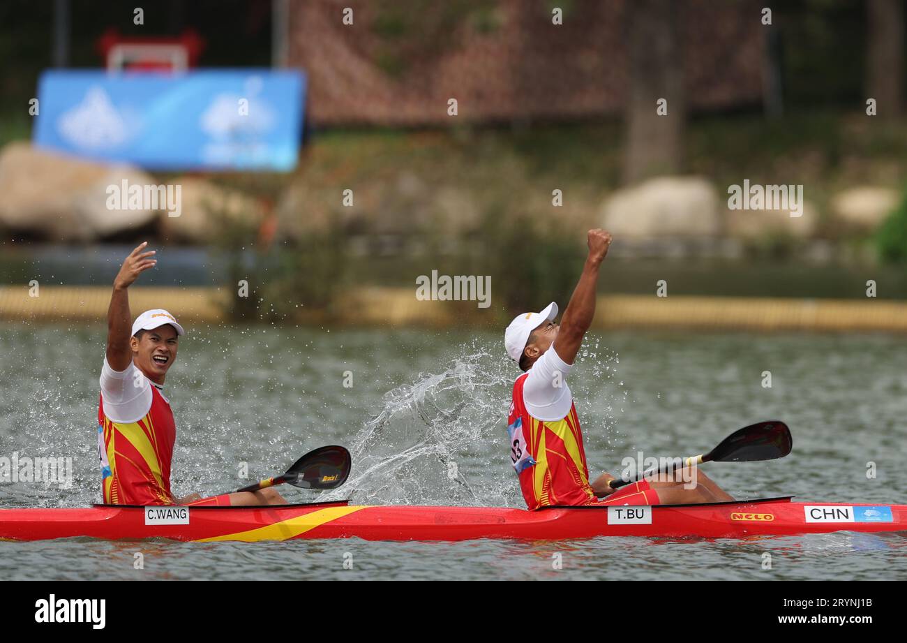 Hangzhou, China's Zhejiang Province. 2nd Oct, 2023. Bu Tingkai (R)/Wang ...