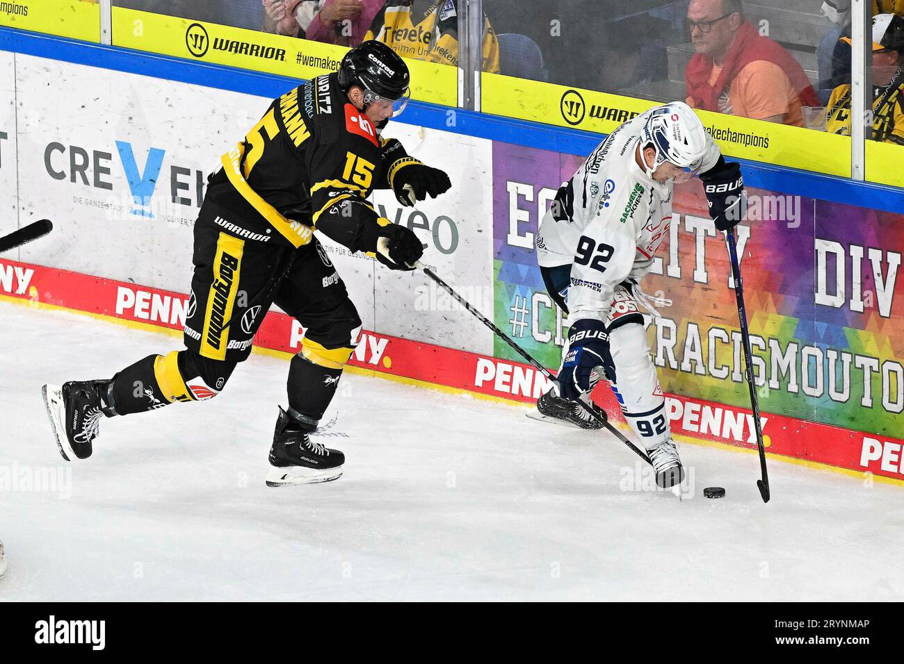 Eishockey - DEL 2: Krefeld Pinguine vs Dresdner Eislöwen m 01.10.2023 ...