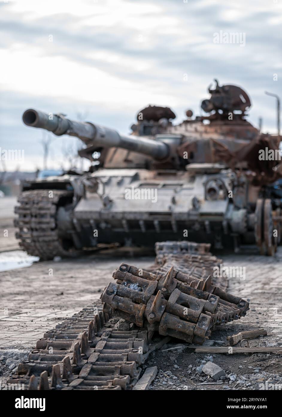 Damaged military tank hi-res stock photography and images - Alamy