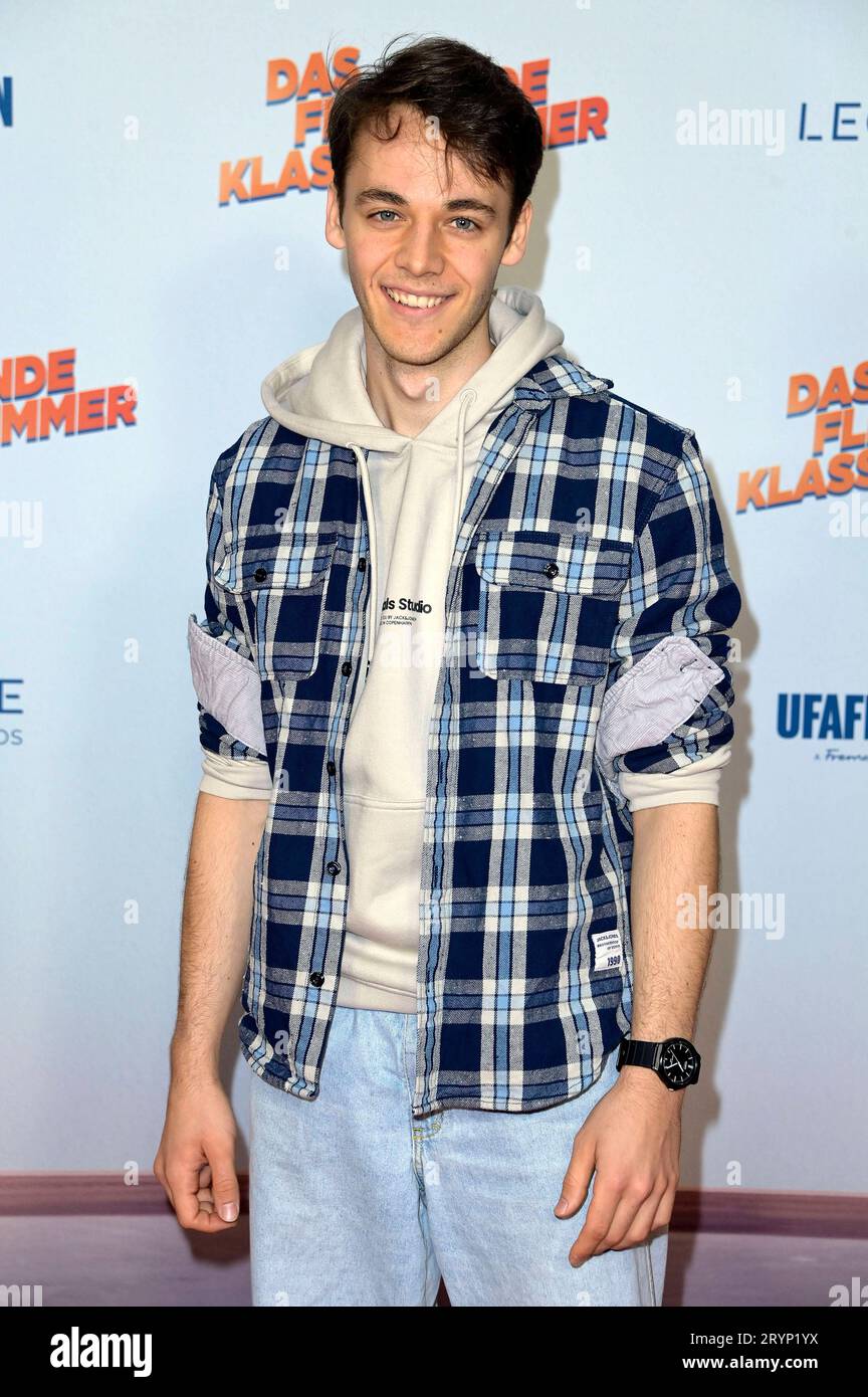 Fabian Hanis bei der Premiere des Kinofilms Das fliegende Klassenzimmer ...