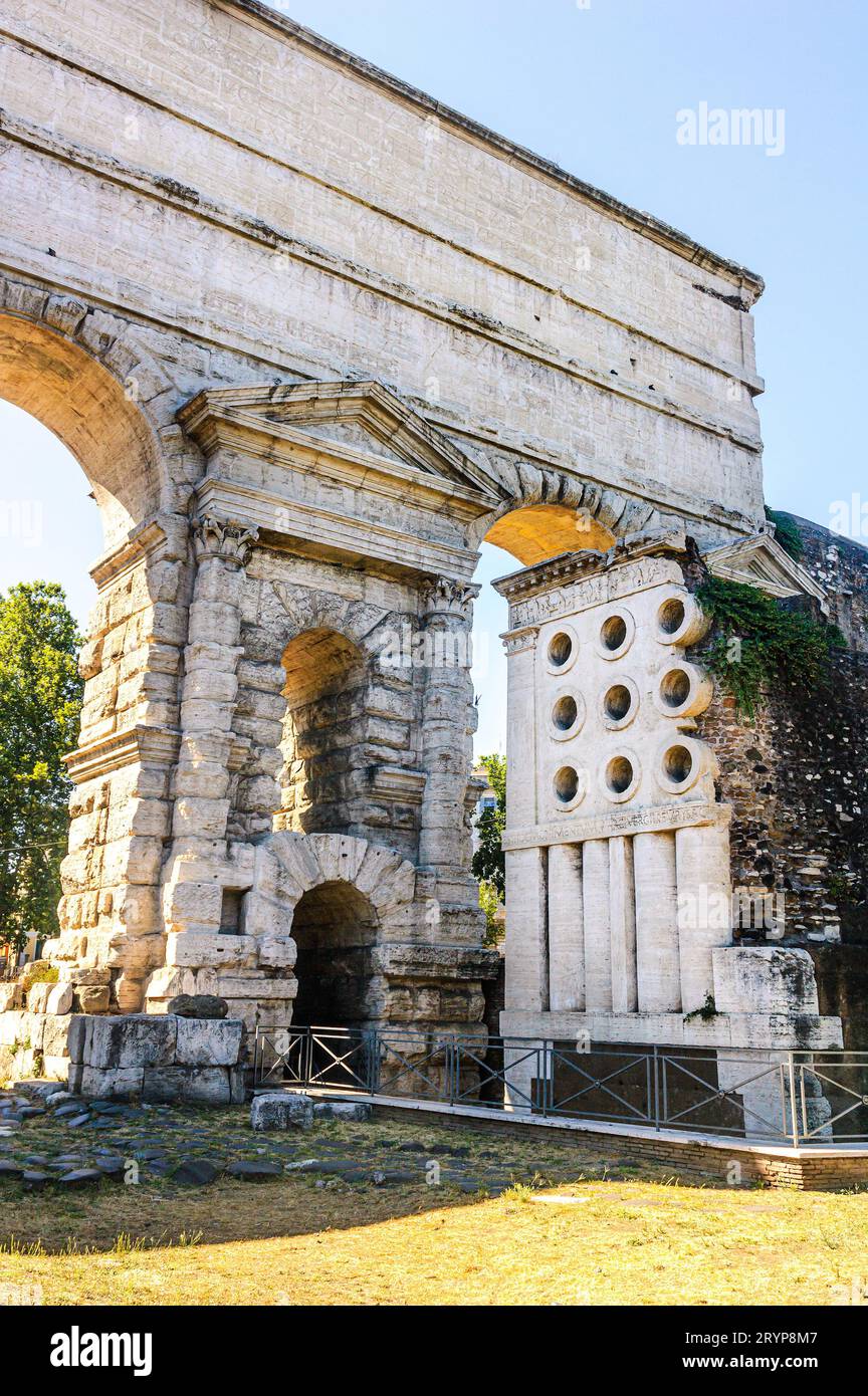 Porta Maggiore and the tomb of the Baker Stock Photo - Alamy