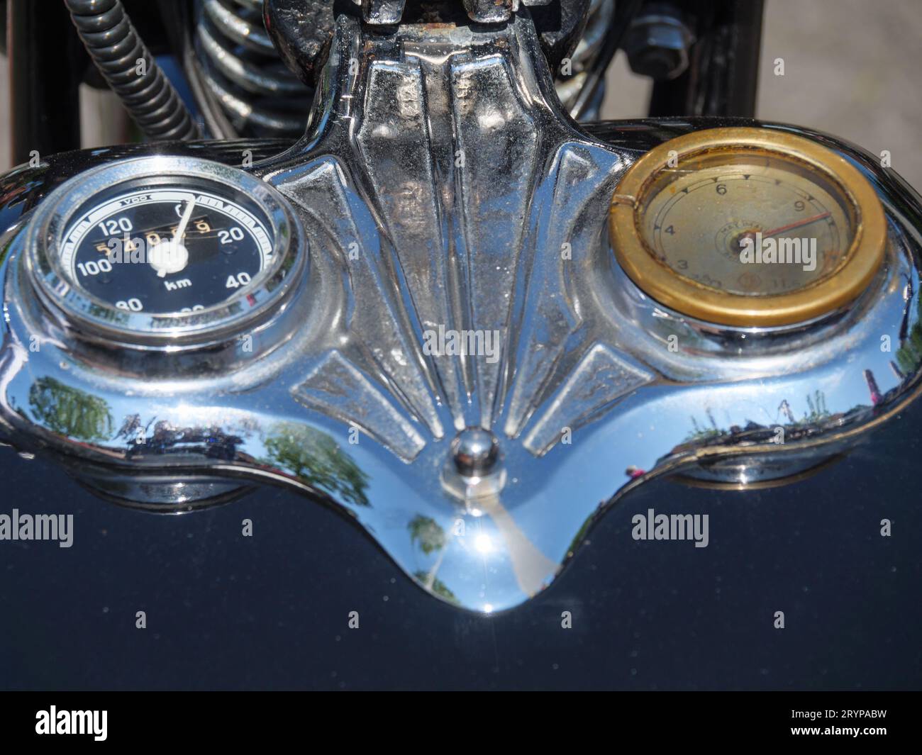 Old motor hi-res stock photography and images - Alamy