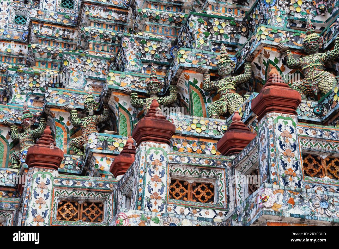 Mythical Yaksha demon guardians at Temple of Dawn - Wat Arun ...