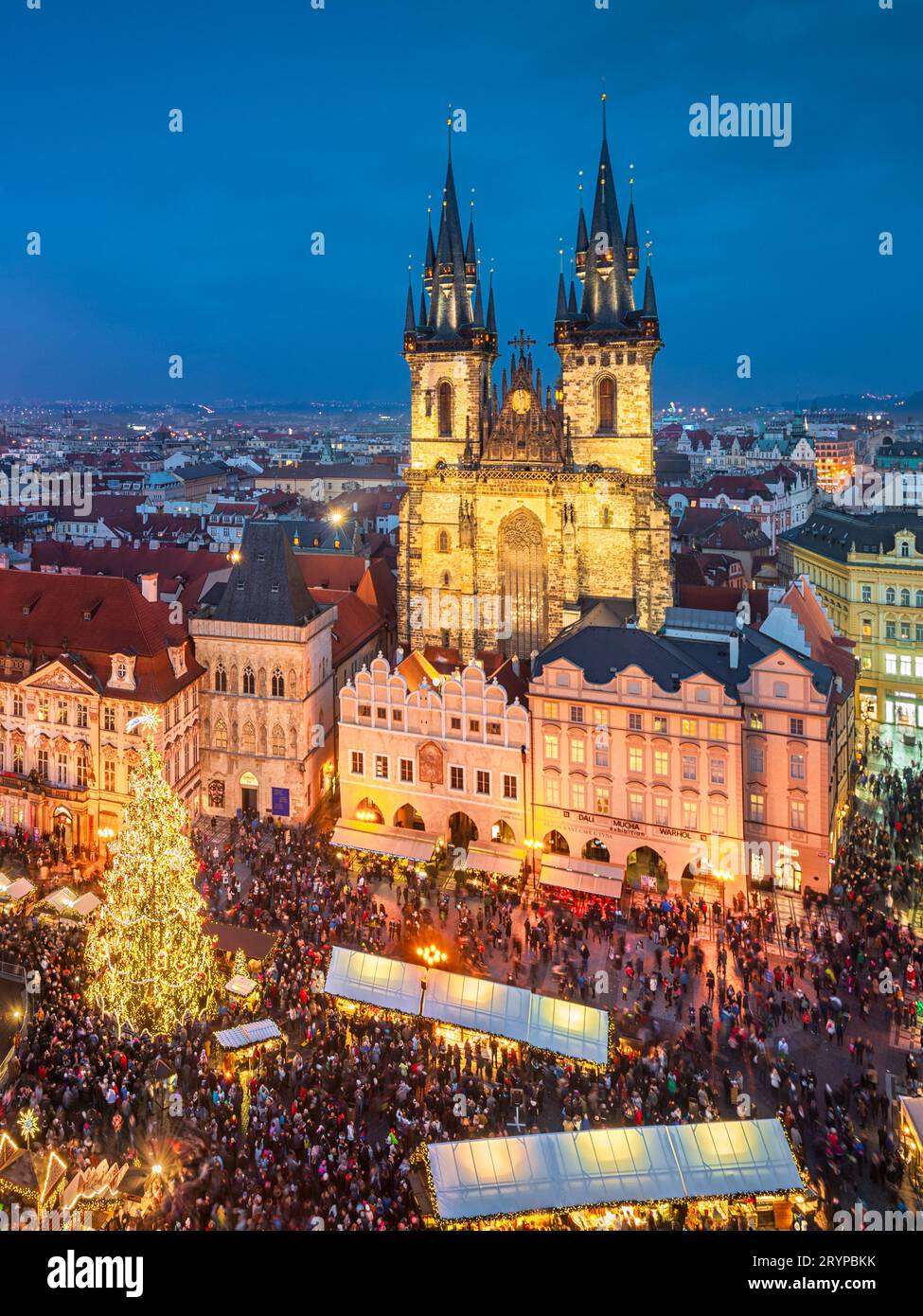 Christmas market in the old town of Prague, Czech Republic Stock Photo ...