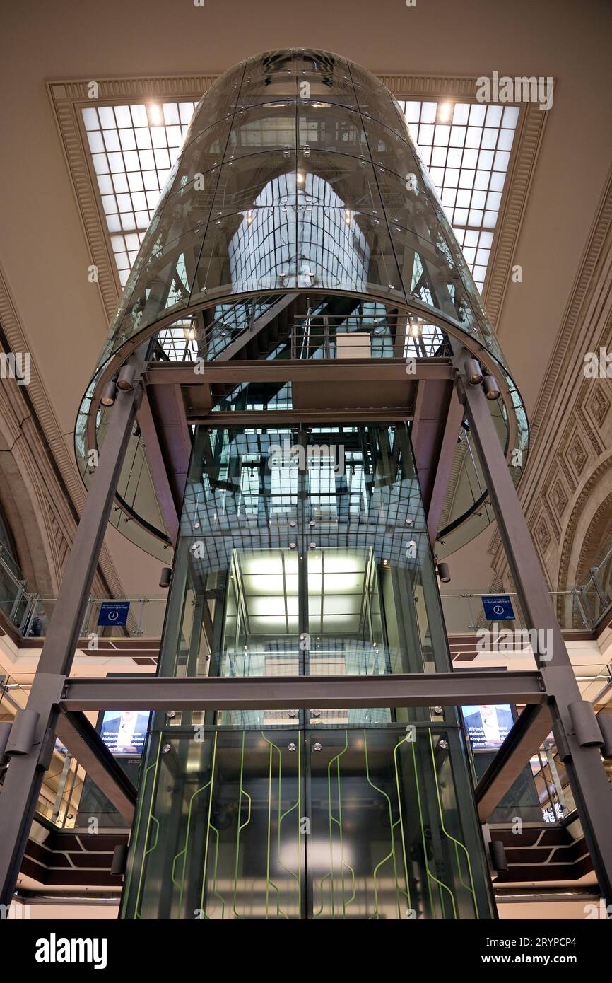 Querbahnsteighalle hi-res stock photography and images - Alamy