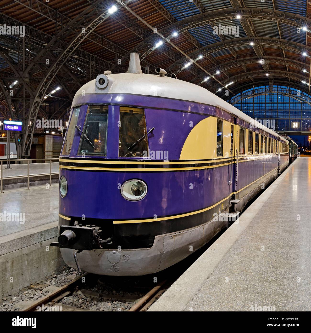 Schnellverbrennungstriebwagen hi-res stock photography and images - Alamy