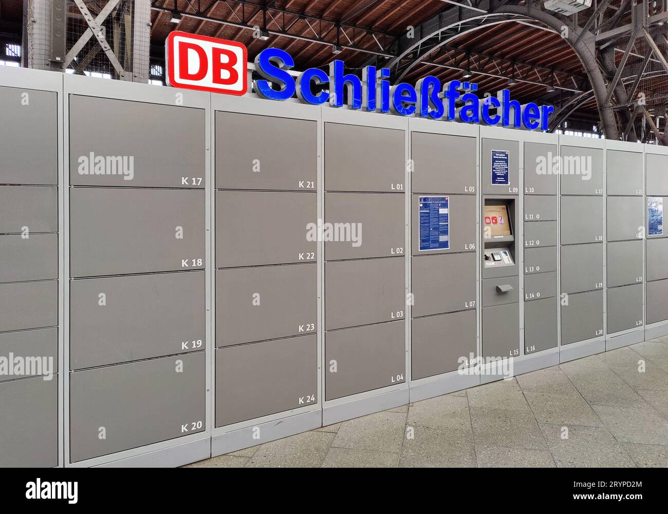 Train station lockers hi-res stock photography and images - Alamy