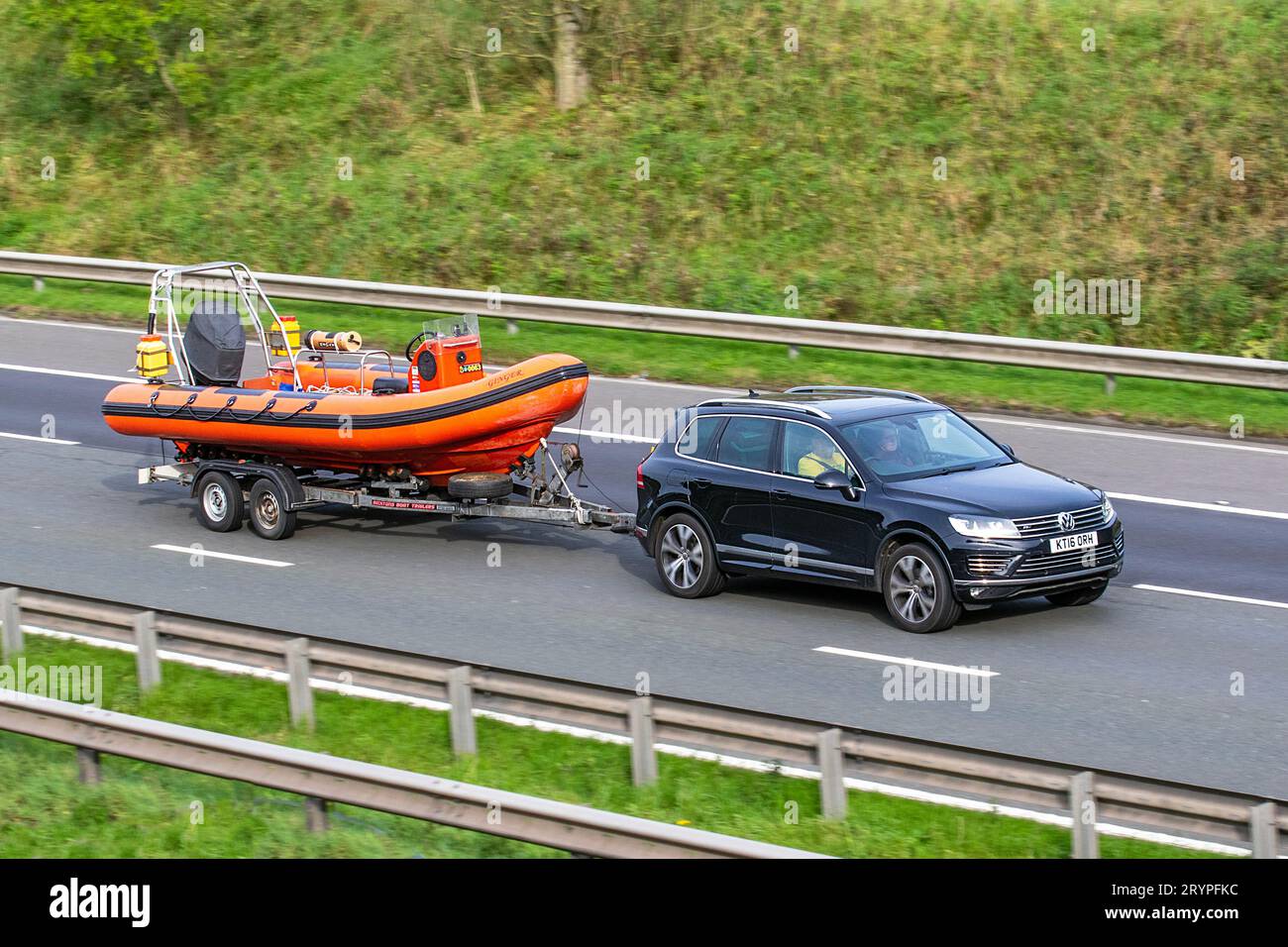 Inflatable craft hi-res stock photography and images - Alamy