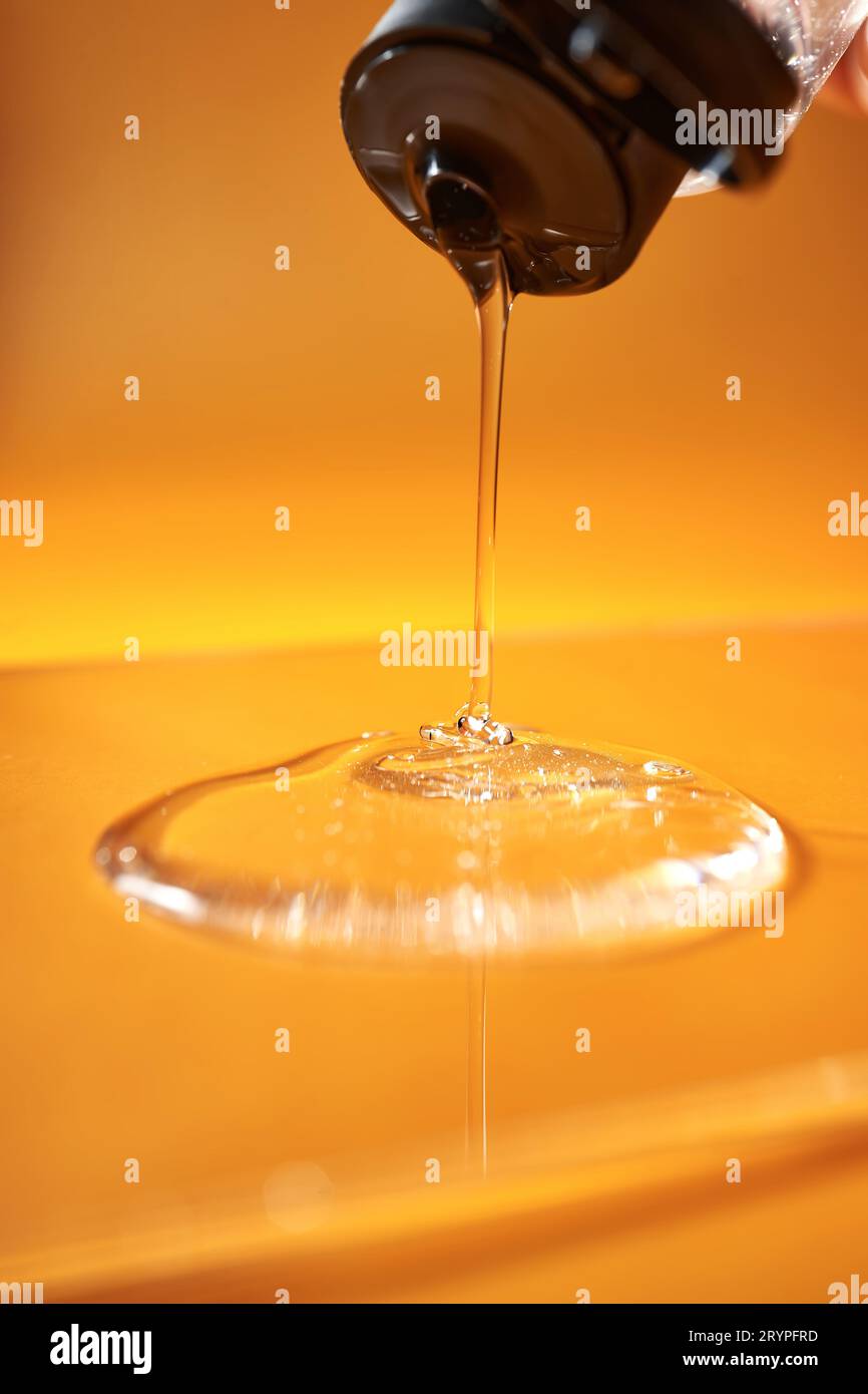 Pouring shampoo hi-res stock photography and images - Alamy