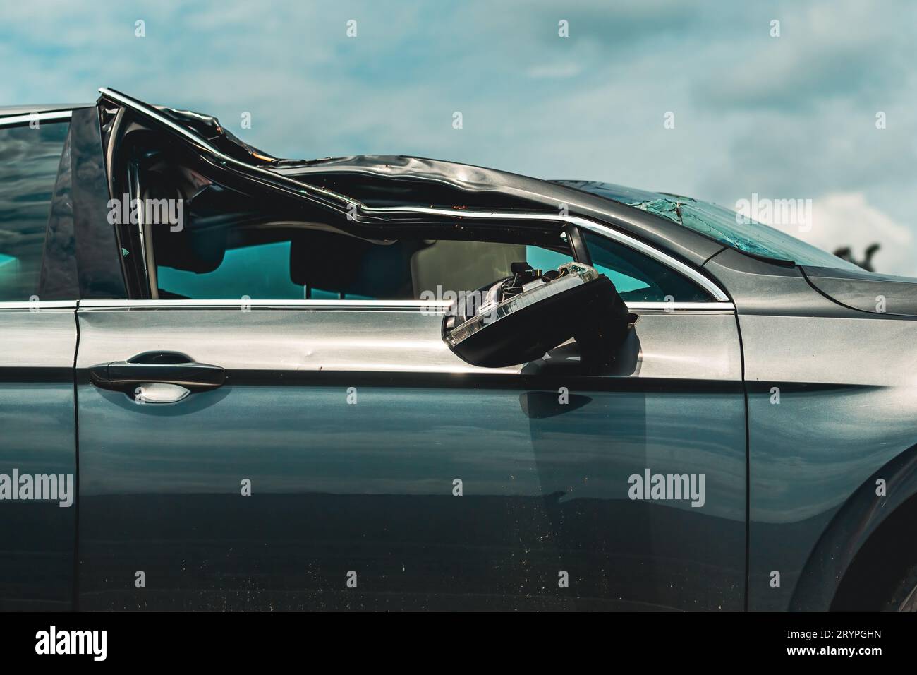 Smashed roof hi-res stock photography and images - Alamy