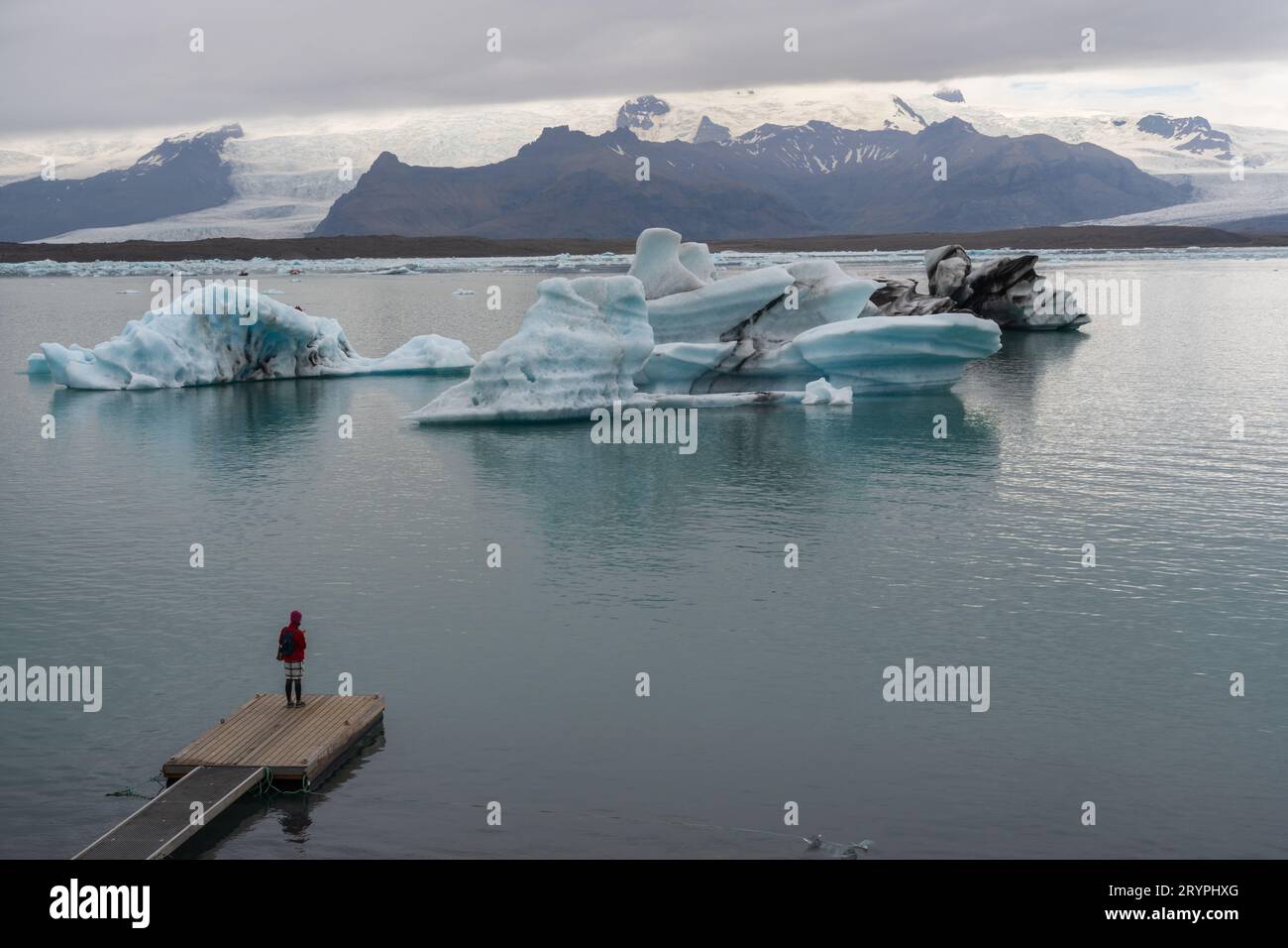 The Diamond Beach and Jökulsárlón glacier lagoon in Iceland on a Summer ...