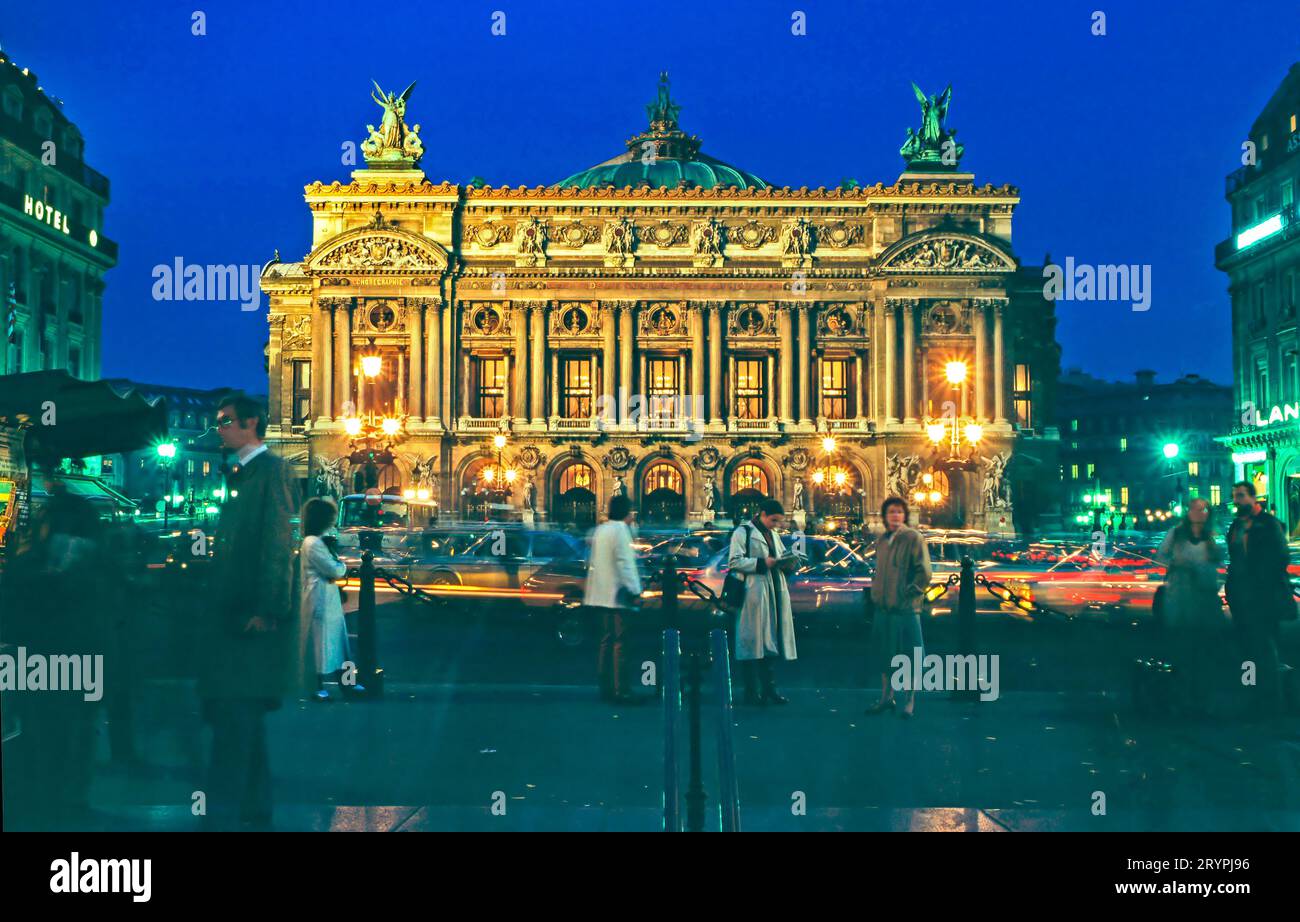 French paris l'opera opera hi-res stock photography and images - Alamy