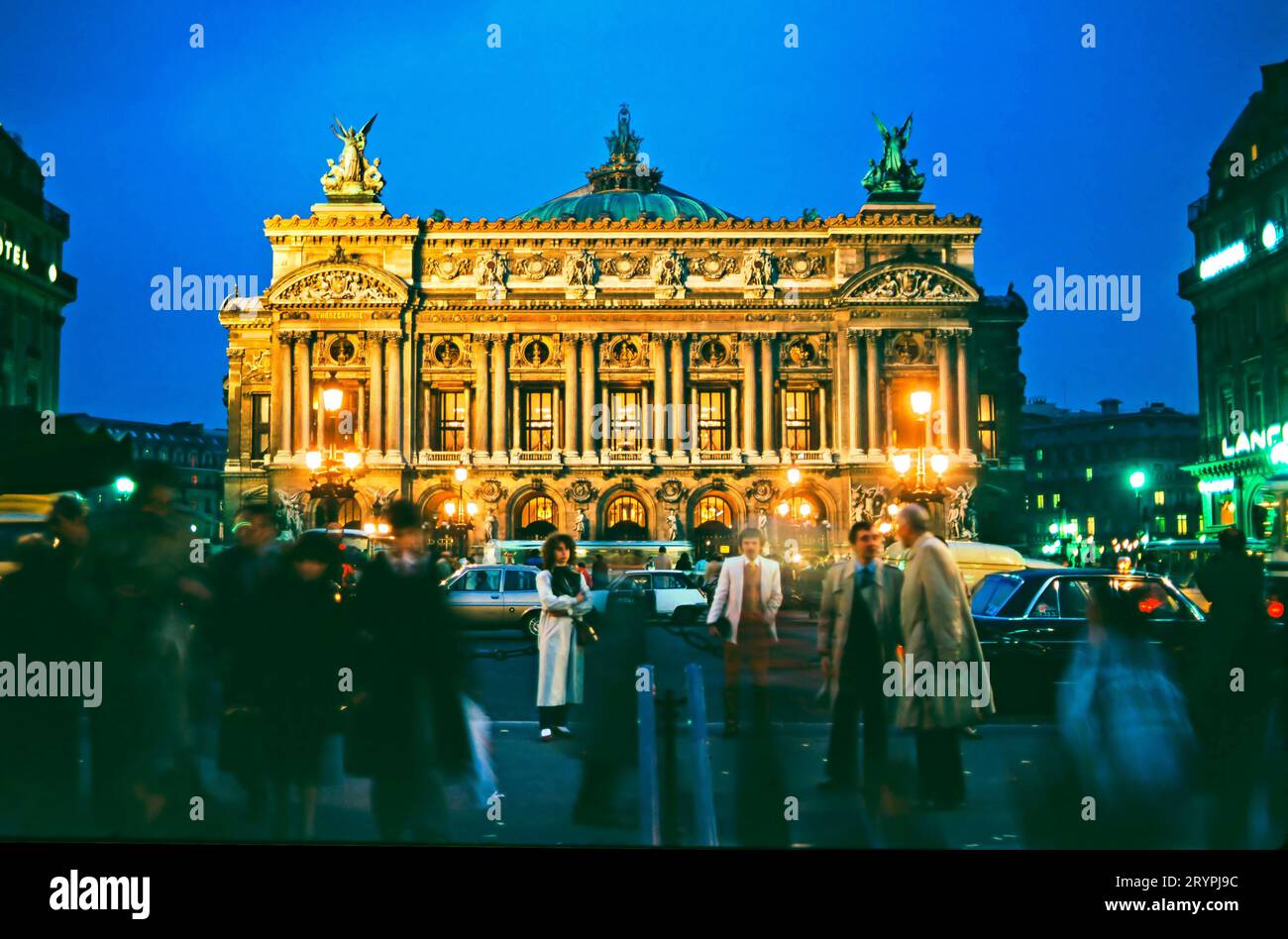 French paris l'opera opera hi-res stock photography and images - Alamy