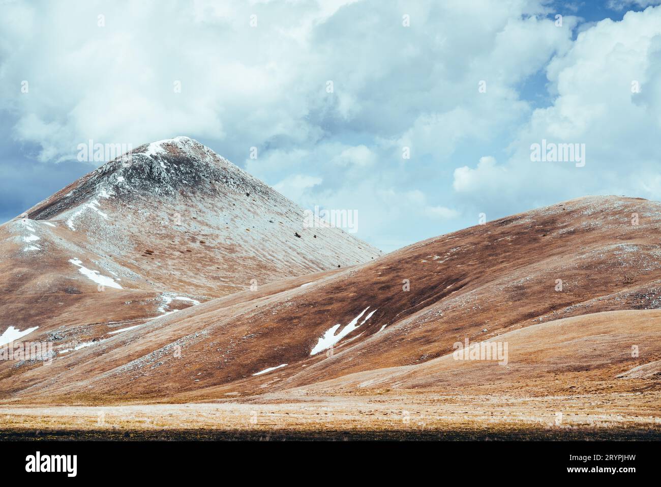 Abruzzo, Italy. Mounts and snow Stock Photo - Alamy