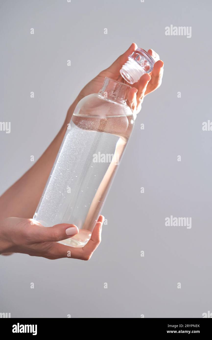 Female hands holding reusable hi-res stock photography and images - Alamy