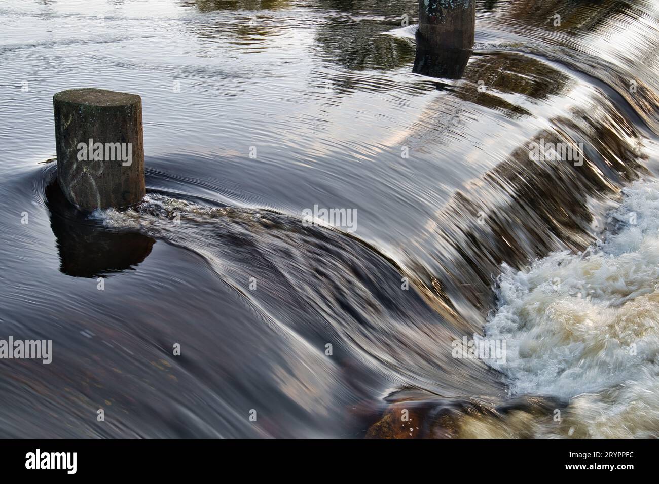 Waterfall over dam spillway hi-res stock photography and images - Alamy