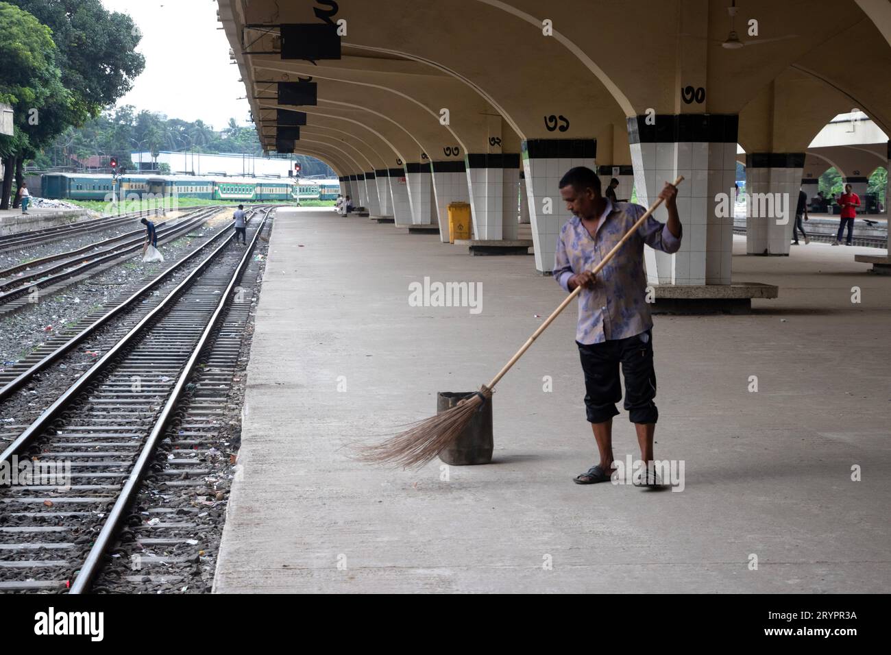 Dhaka, Dhaka, Bangladesh. 2nd Oct, 2023. A cleaner sweeps the floor at Kamalapur Railway Station ...
