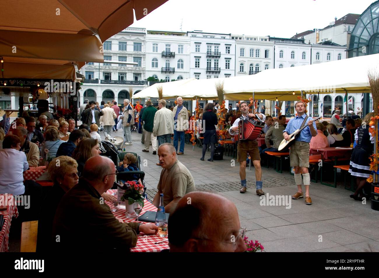 German food stalls hi-res stock photography and images - Alamy
