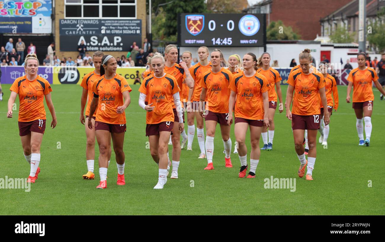 Manchester City players before kick off during THE FA WOMEN'S SUPER ...