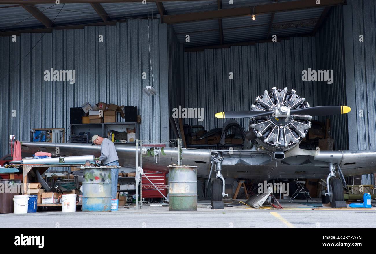 World war ii fighter trainer aircraft hi-res stock photography and ...