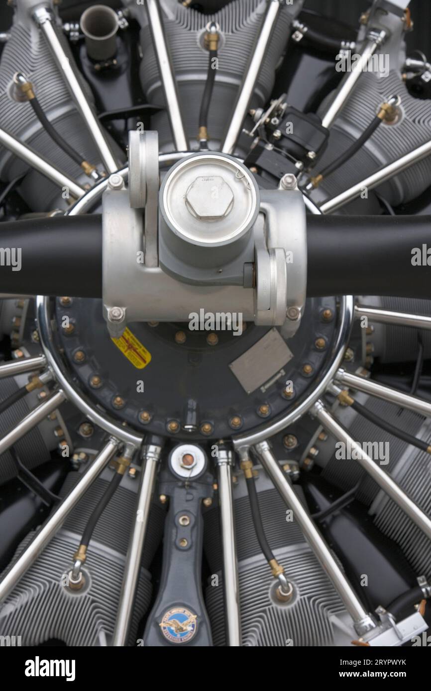 Radial engine airplane hi-res stock photography and images - Alamy
