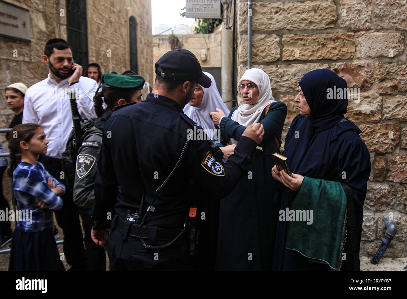 Silsilah gate hi-res stock photography and images - Alamy