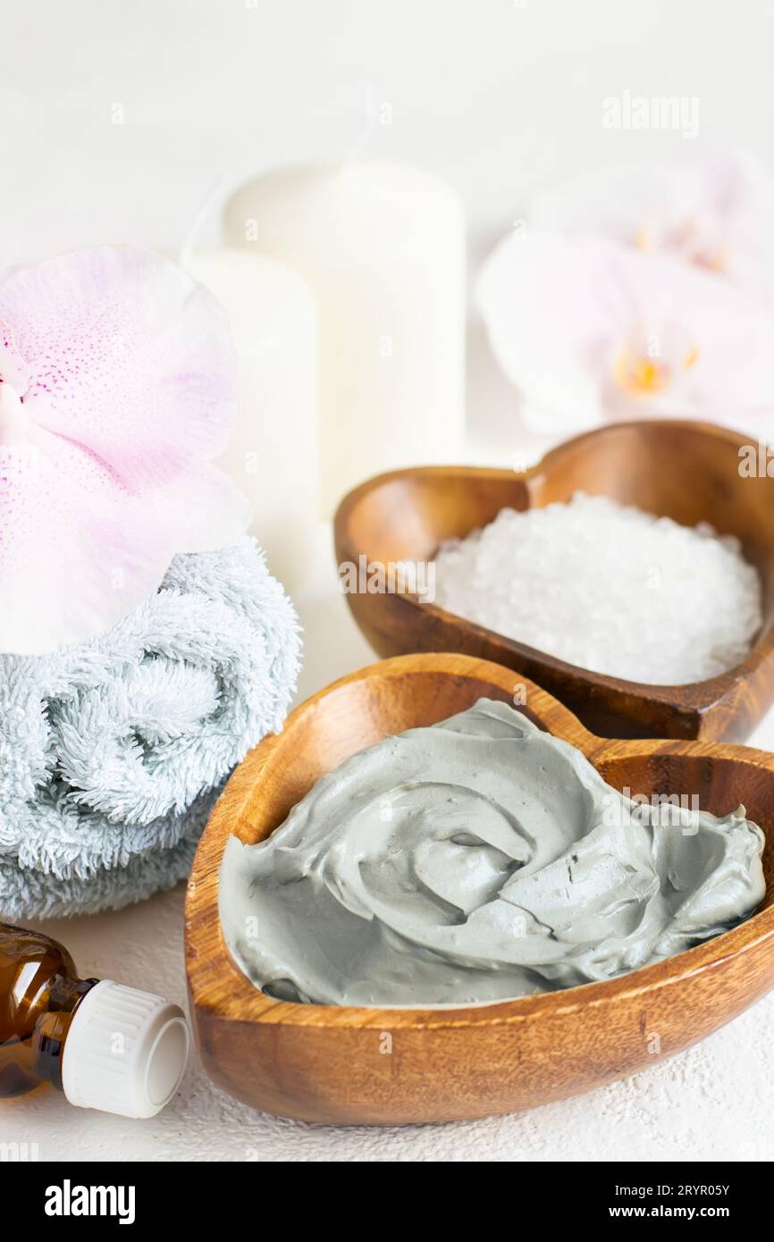 Spa body wrap hi-res stock photography and images - Alamy