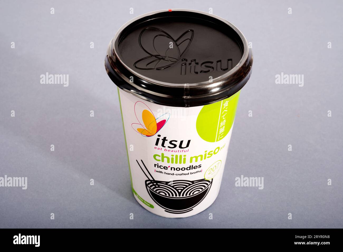 Itsu chilli miso rice noodles hi-res stock photography and images - Alamy