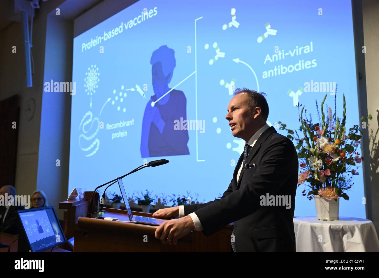 Katalin karikó and drew weissman hi-res stock photography and images ...