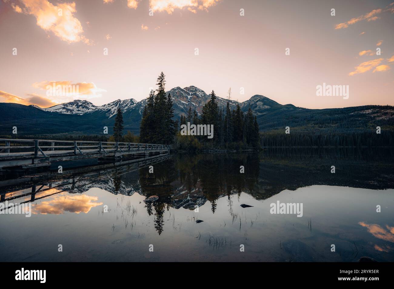 Pyramid Lake and Pyramid Island in Jasper National Park, Alberta ...