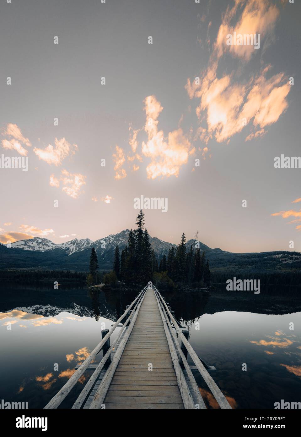 Pyramid Lake and Pyramid Island in Jasper National Park, Alberta ...