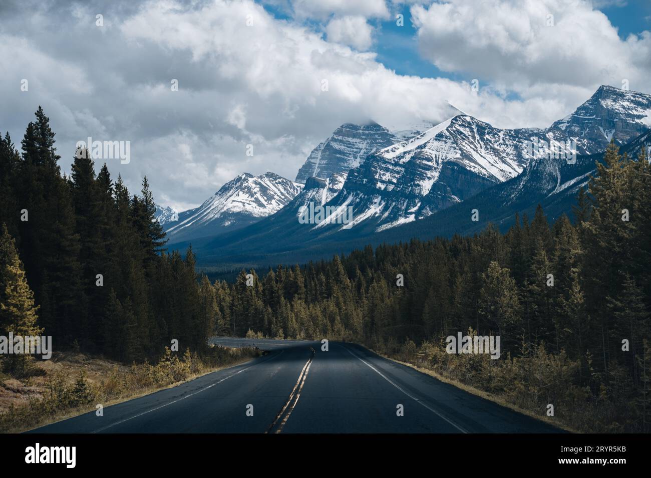 Icefields Parkway at Bow Lake - A Spring evening view of Icefields ...