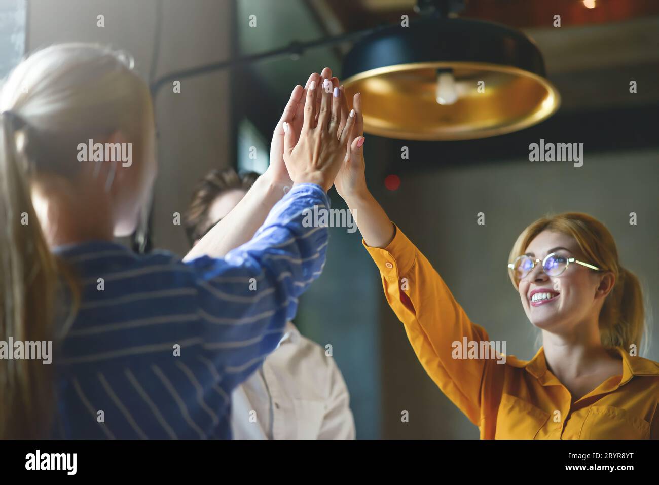 Business teamwork employee support hi-res stock photography and images ...