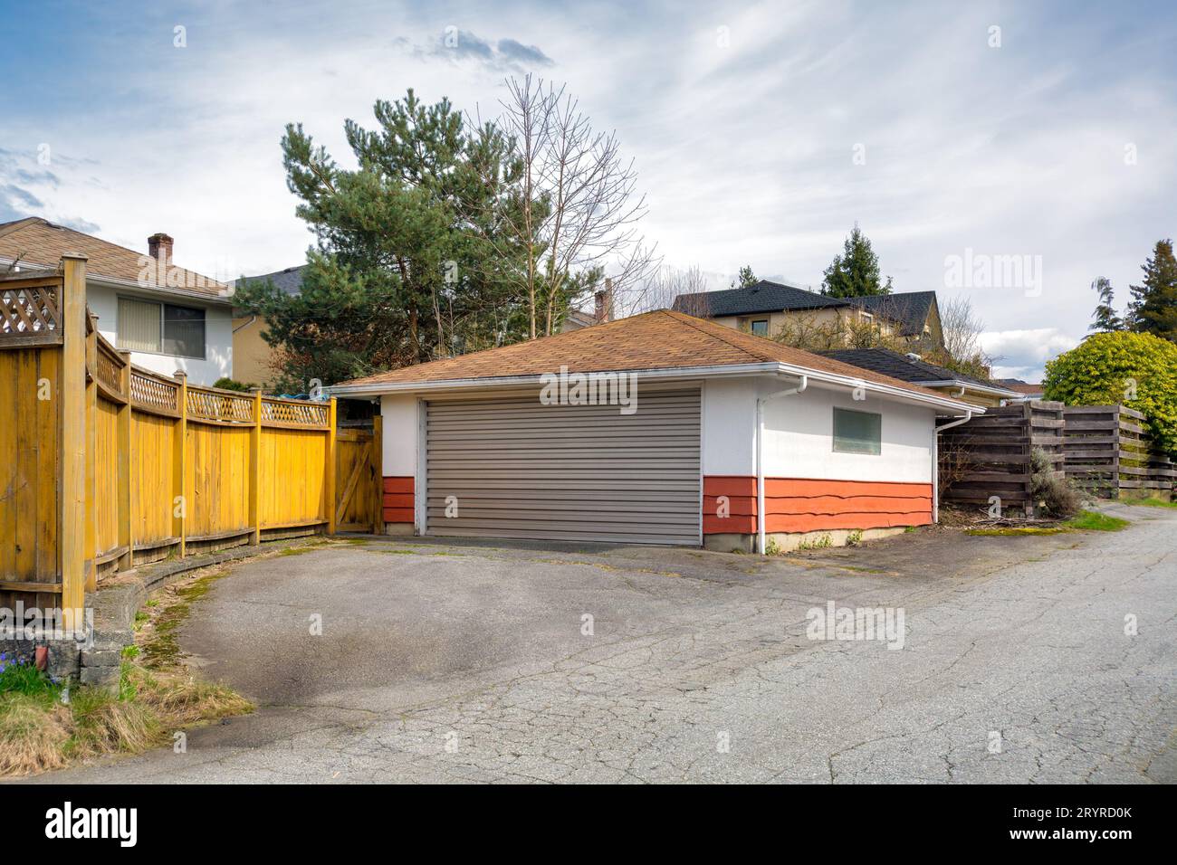 House exterior double front hi-res stock photography and images - Alamy