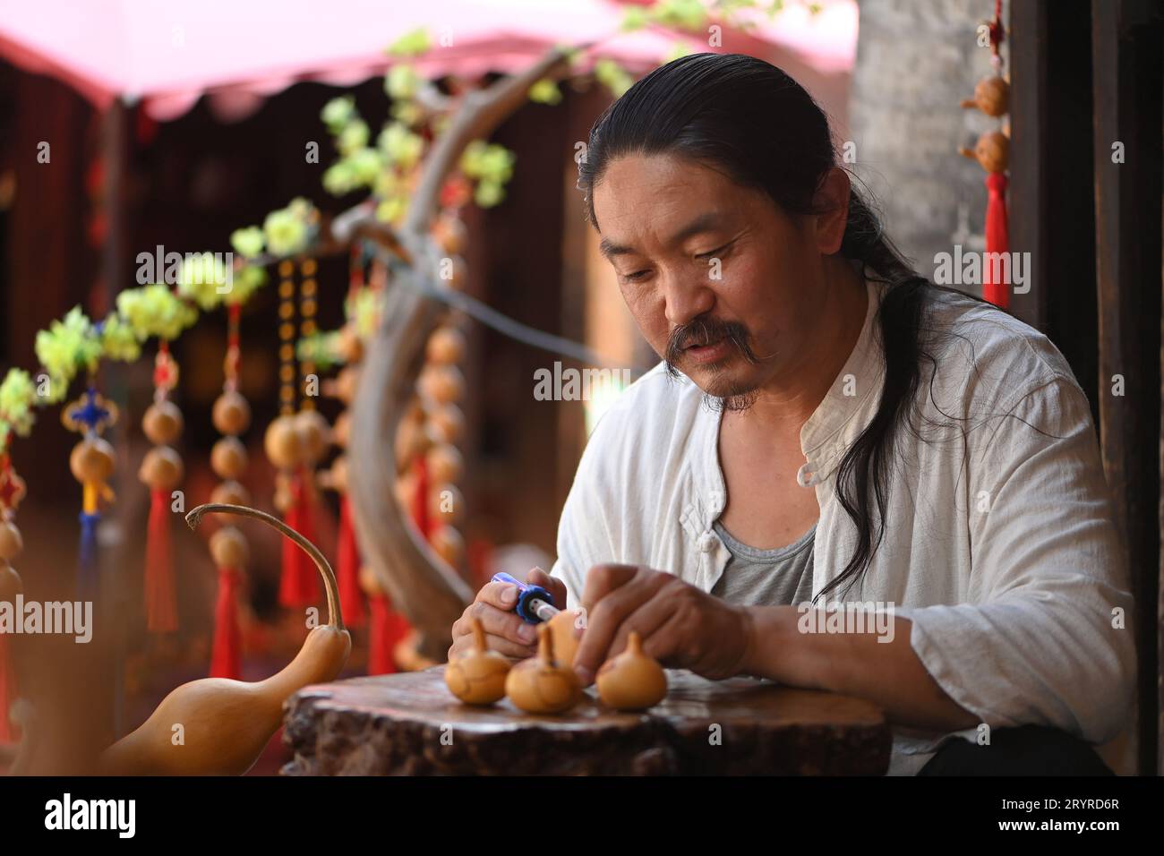 Gourd crafts hi-res stock photography and images - Alamy